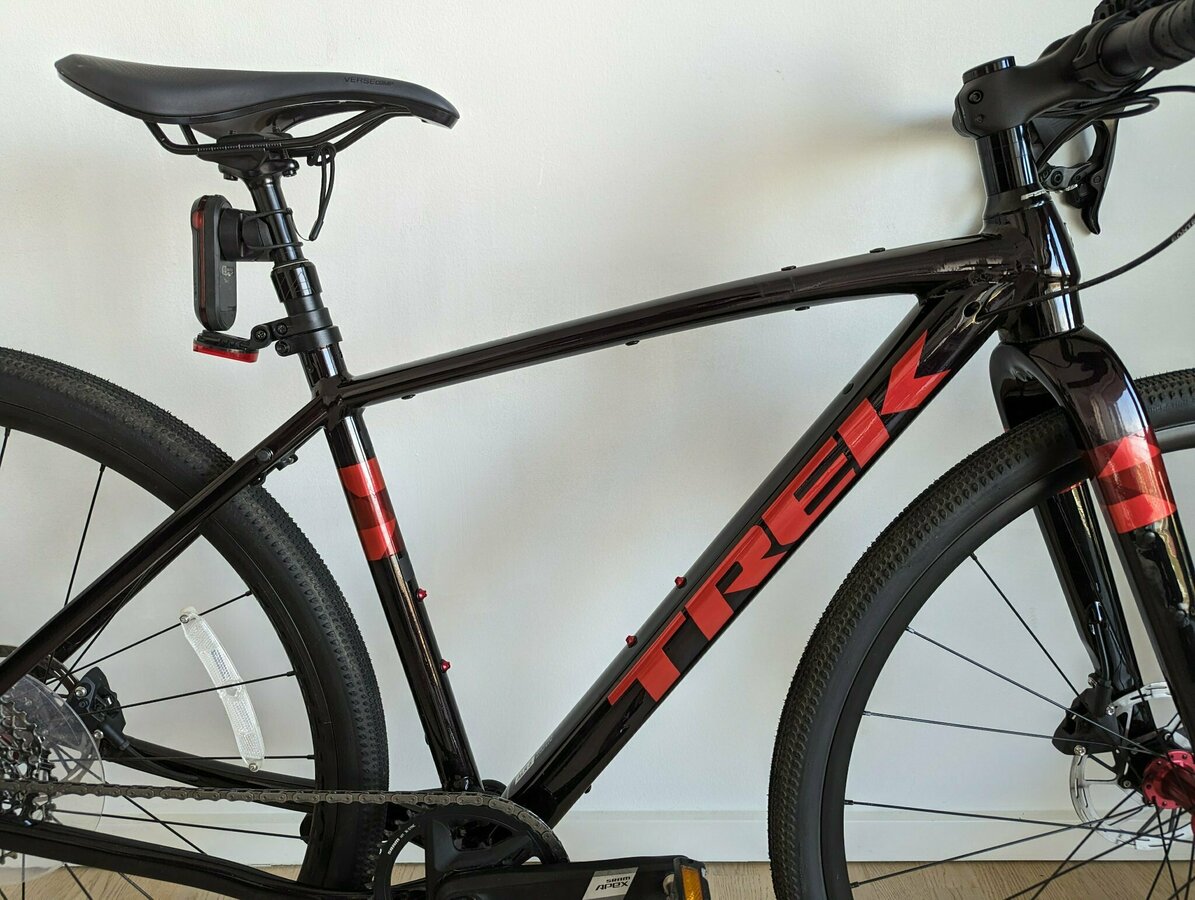 2024 Trek Frame size: 49
