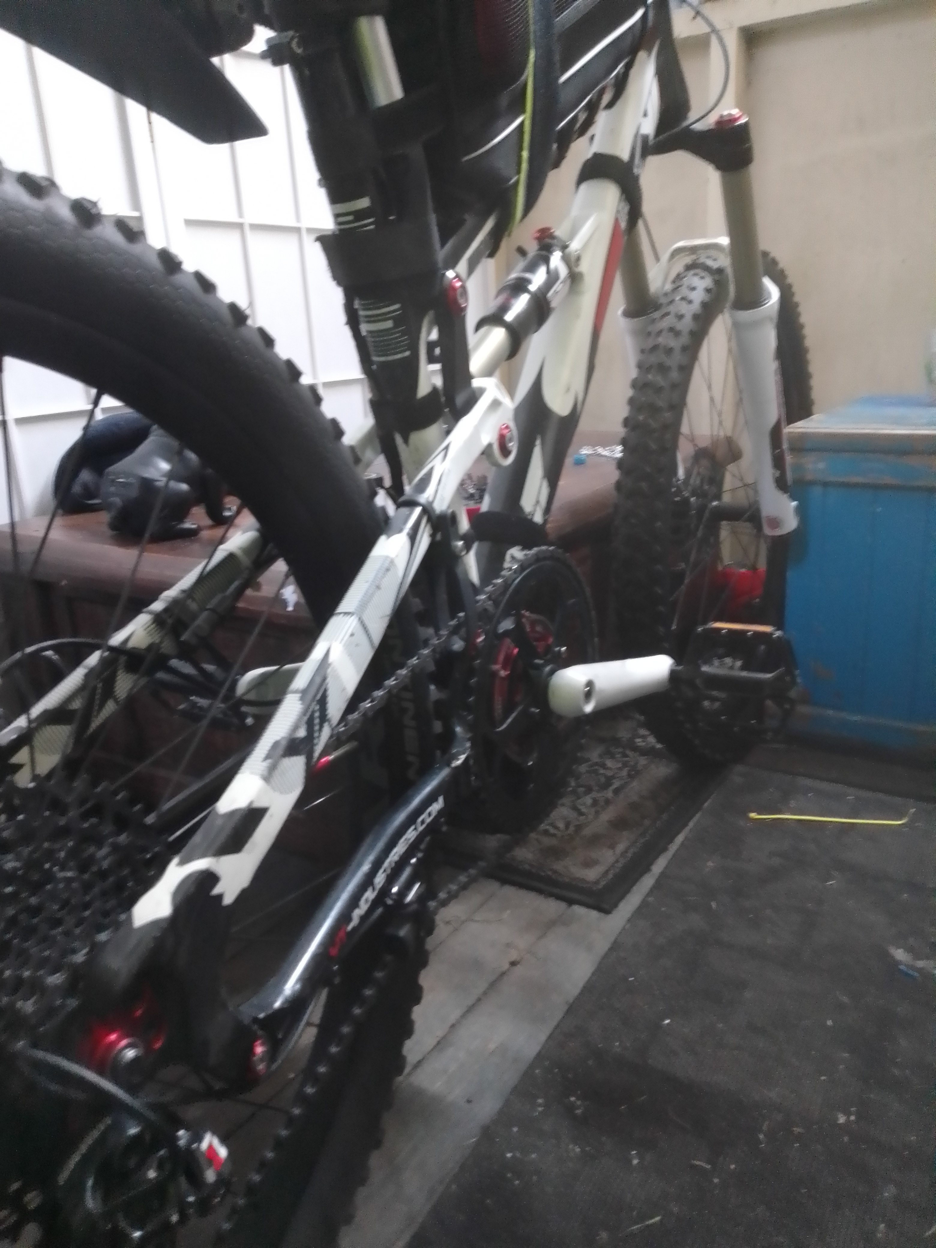 Stolen 2018 YT Dual shock