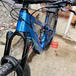 2024 Pivot Shuttle LT