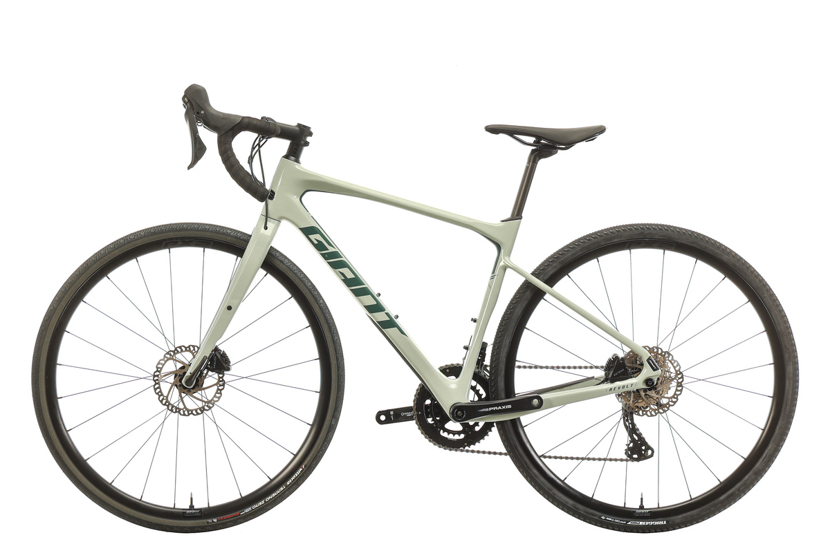 2021 Giant Revolt Advanced