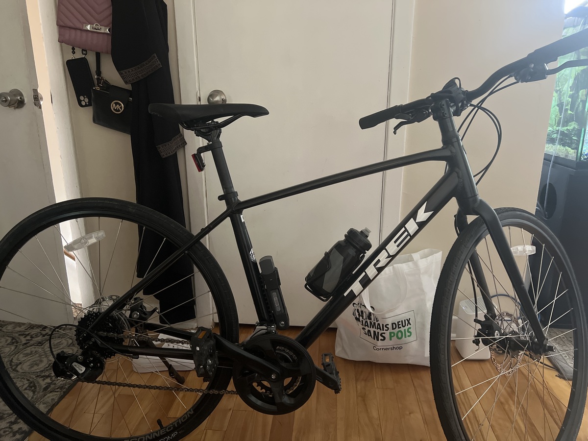 2022 Trek FX1, Alpha Gold Aluminum, rack & fend...