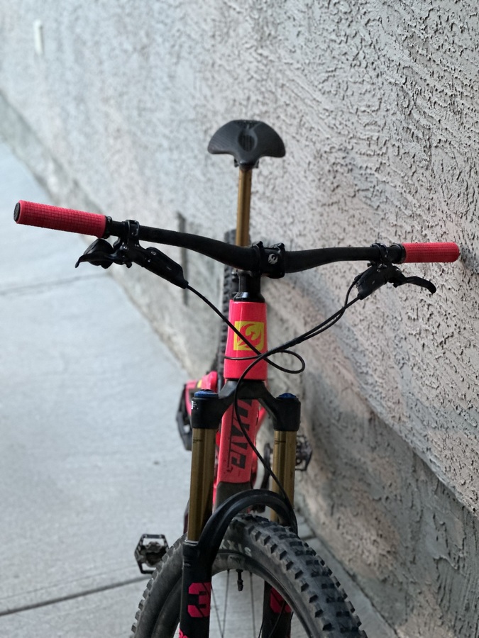2024 Pivot Switchblade PXO Talon