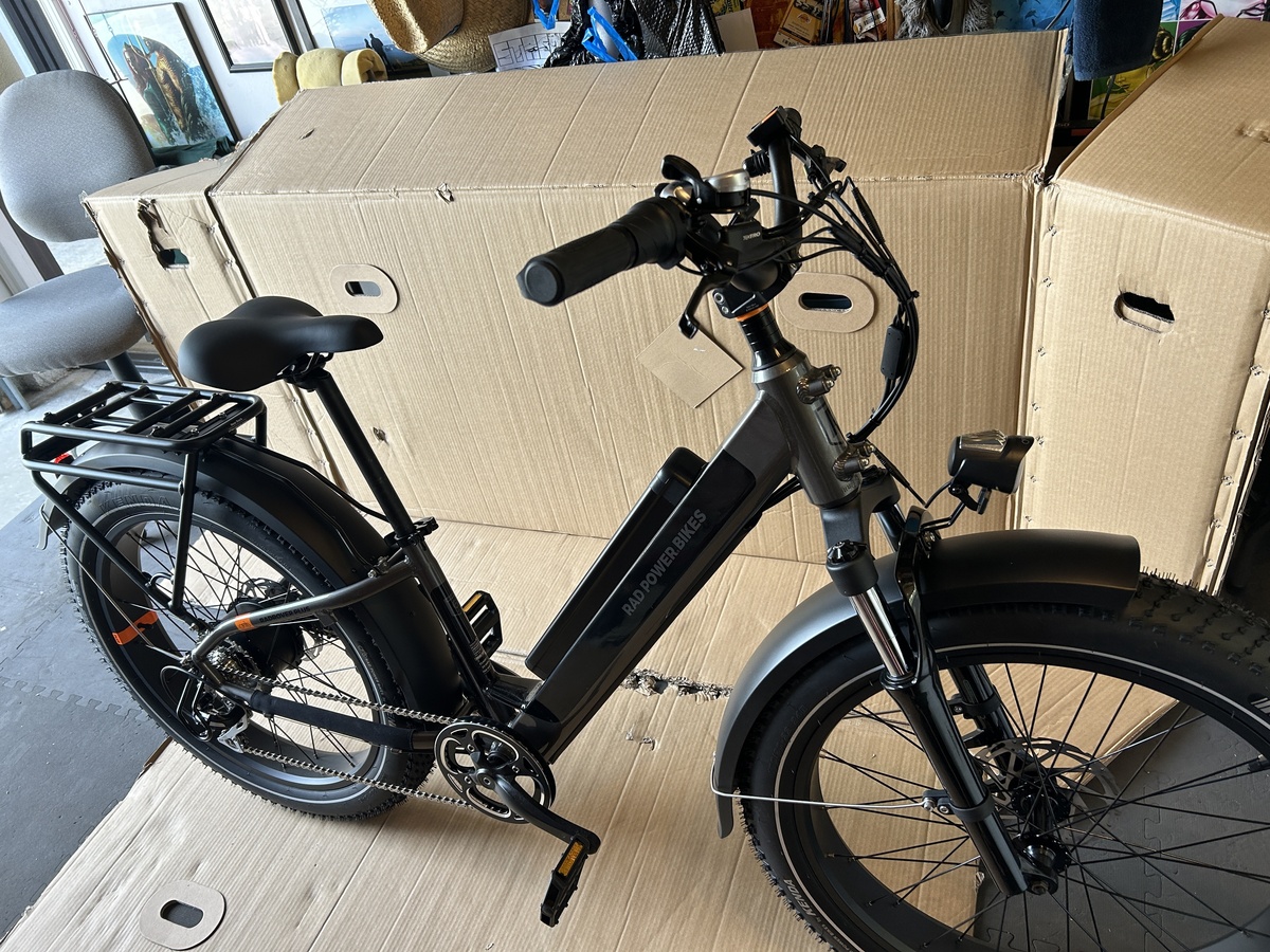 2024 Rad Power Bikes Rad Rover 6 step through