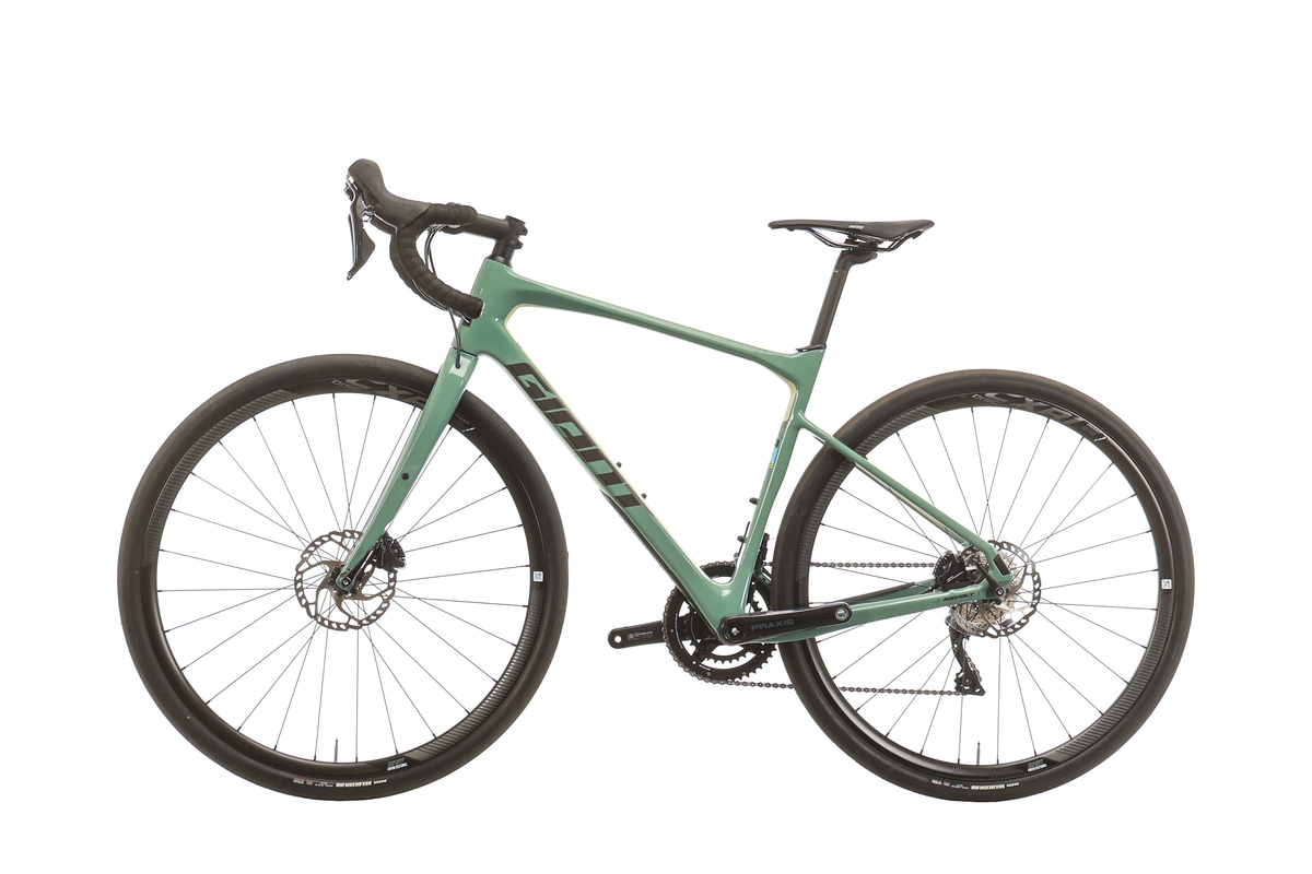 2020 Giant Revolt Advanced