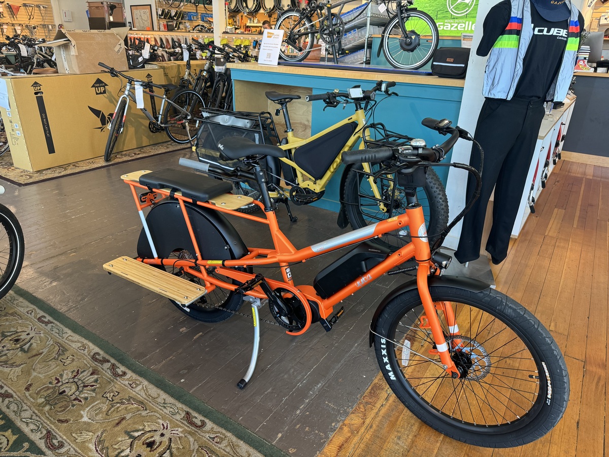 2024 Yuba Kombi E5 Electric Cargo Bike Orange