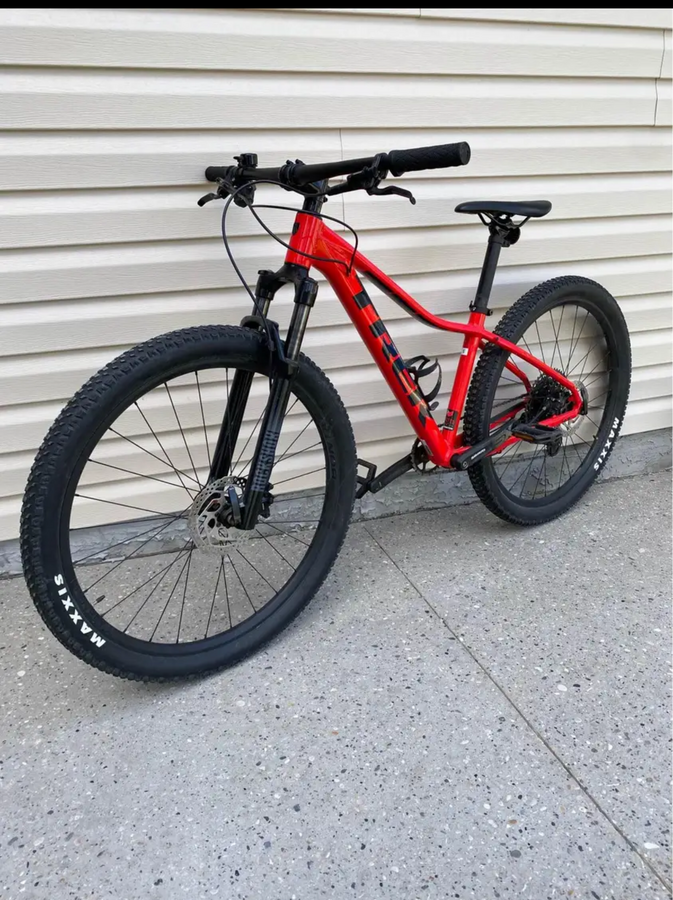 2022 Trek Marlin 8