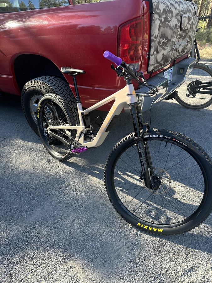 2024 Juliana Bicycles Furtado
