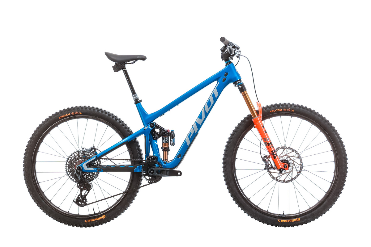 2023 Pivot Switchblade