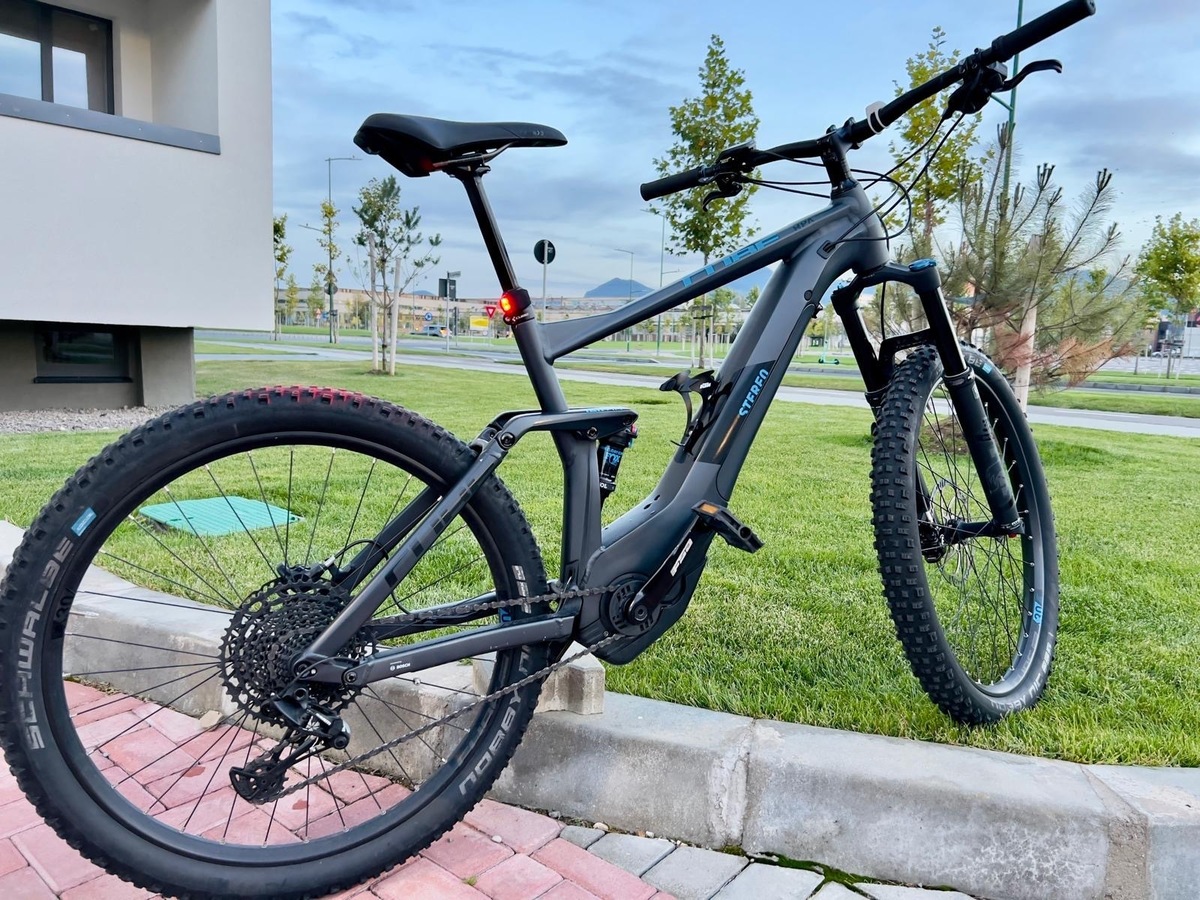 2020 Cube Stereo Hybrid 140 Race