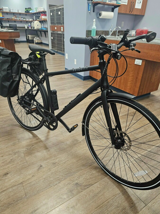 2024 Priority Bicycles Continuum Onyx