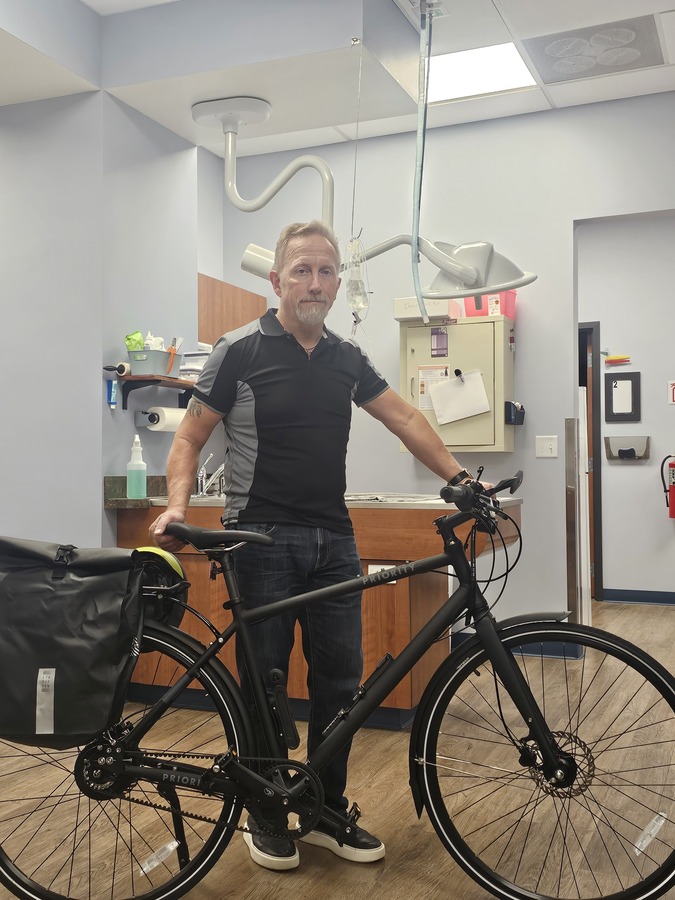 2024 Priority Bicycles Continuum Onyx