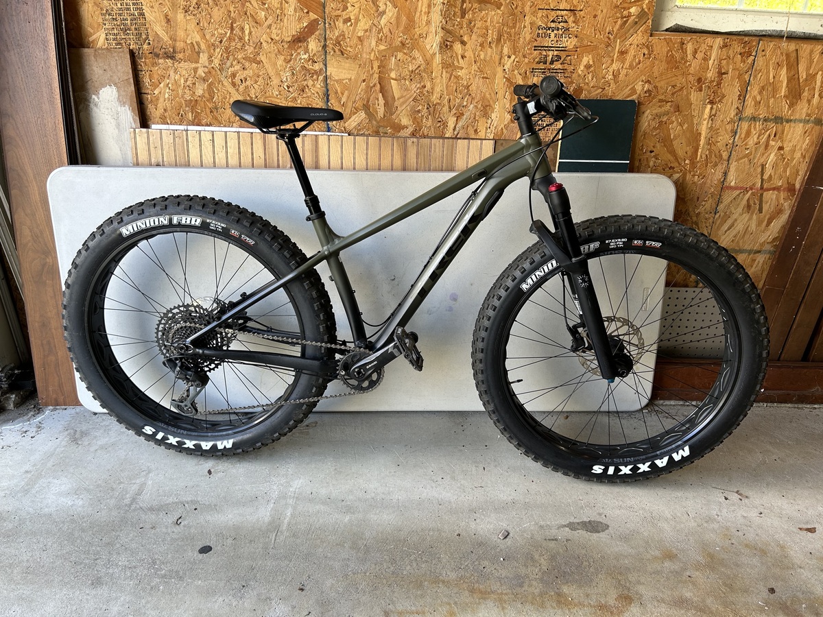 2022 Trek Farley 7
