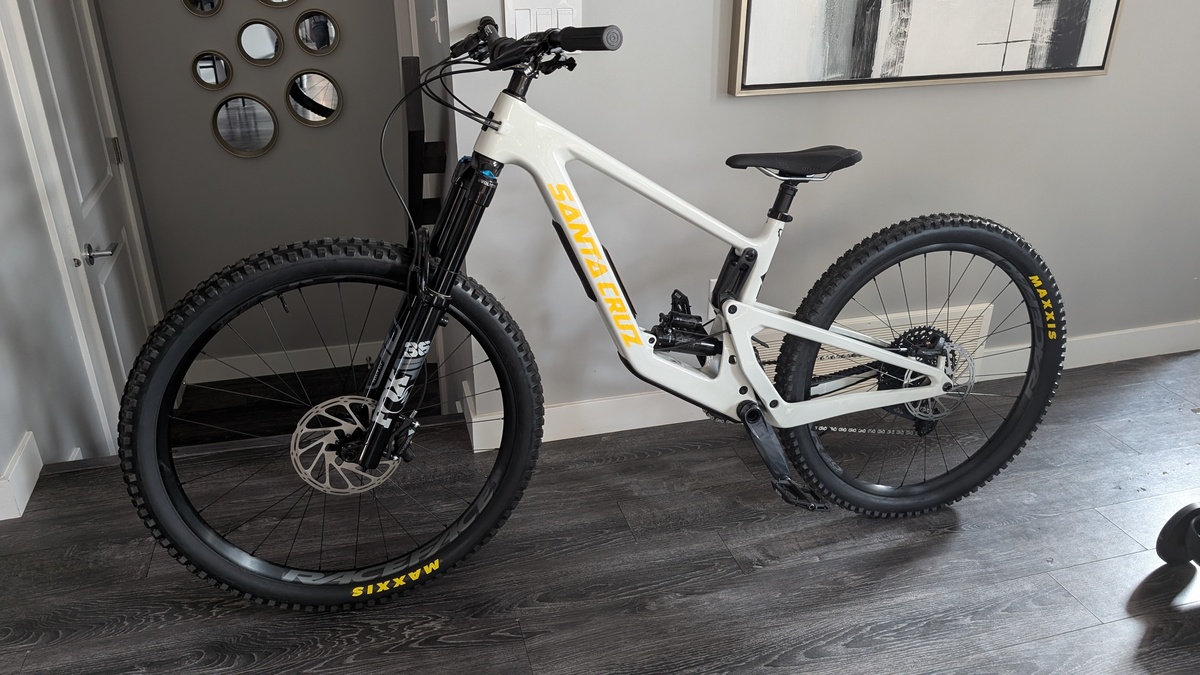 2024 Santa Cruz Bronson 4.1 C MX S-Kit Chalk Medium
