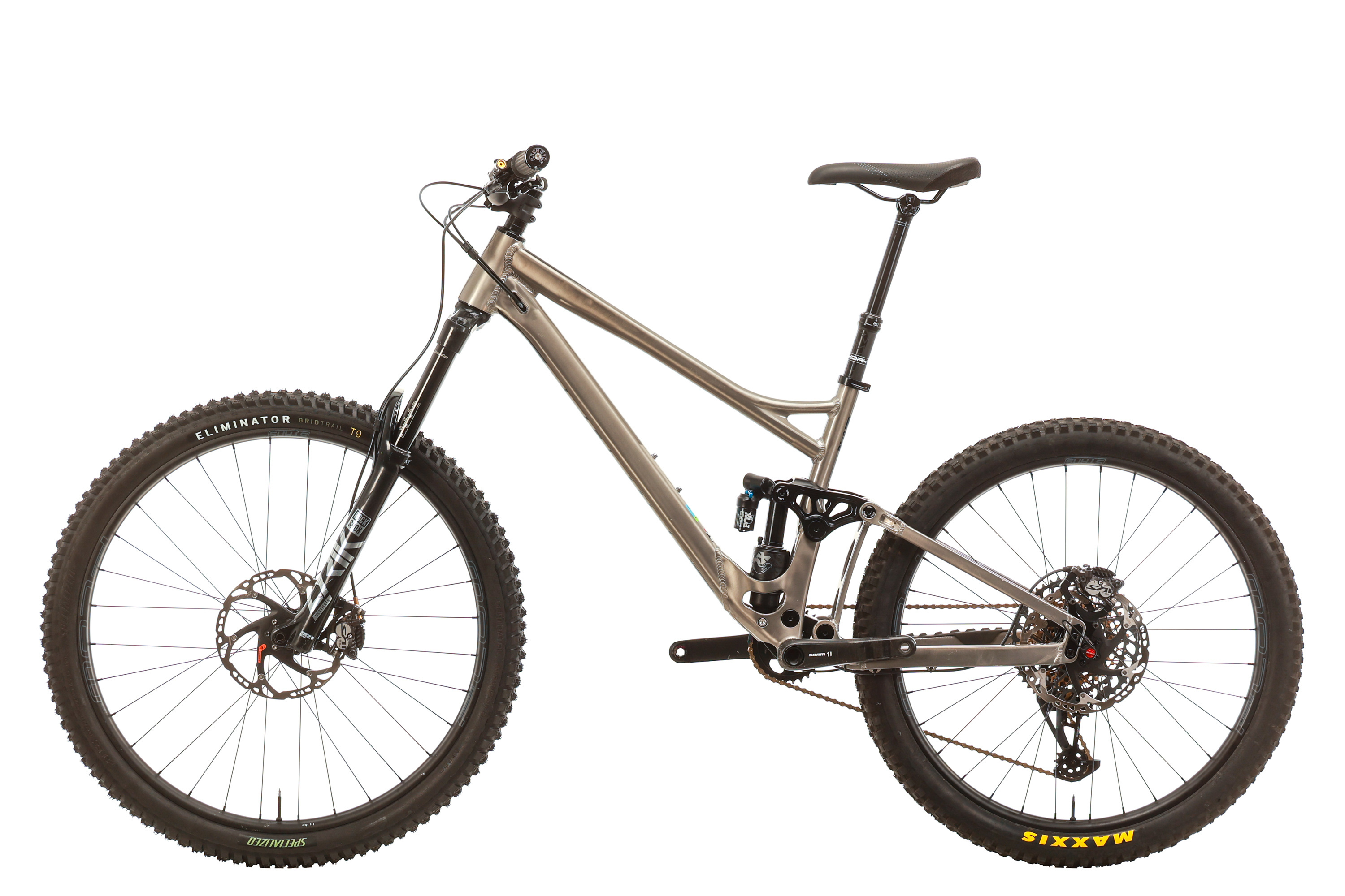 2022 Banshee Bikes Titan V3.2