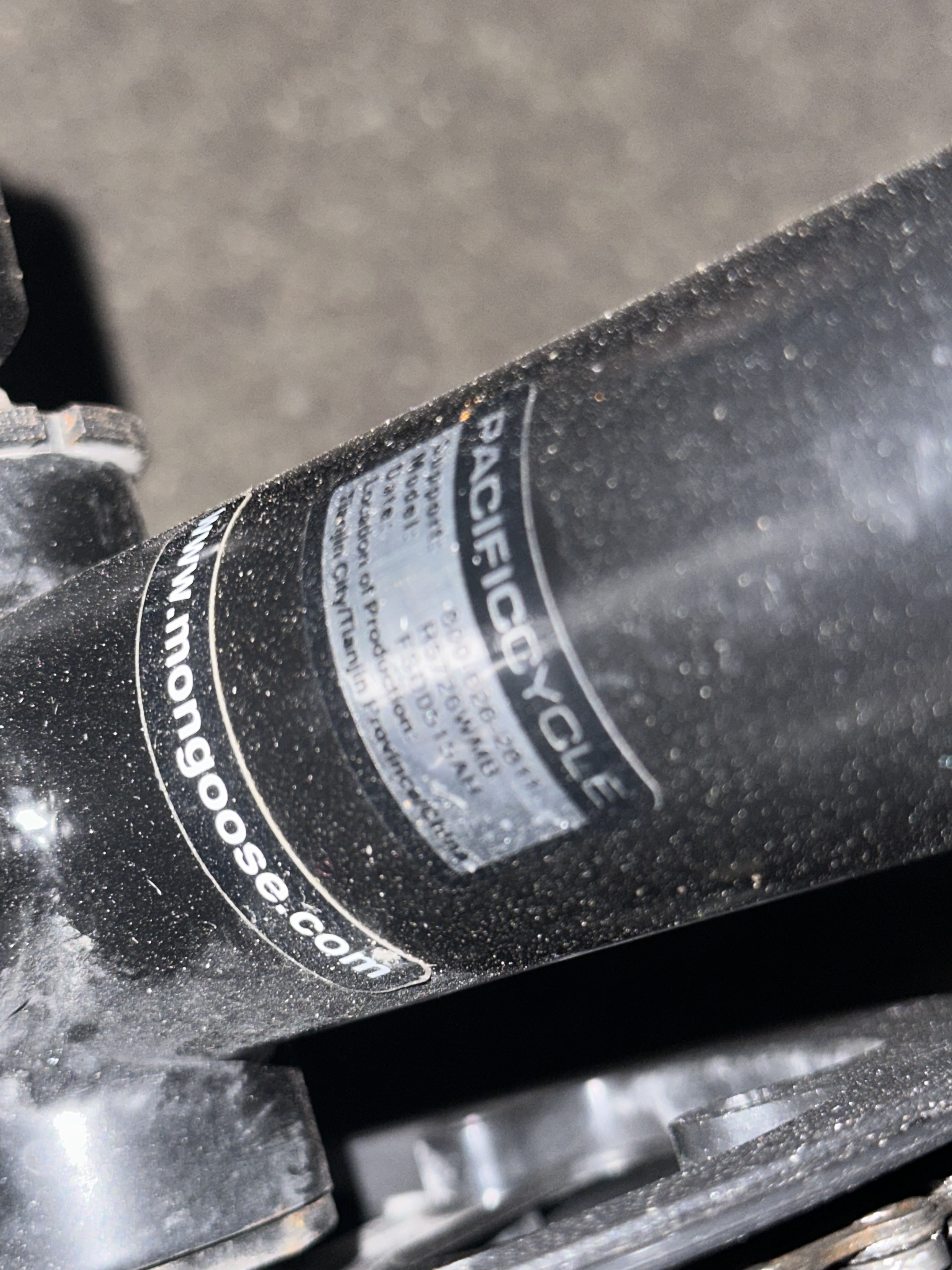Mongoose Hotshot 700c