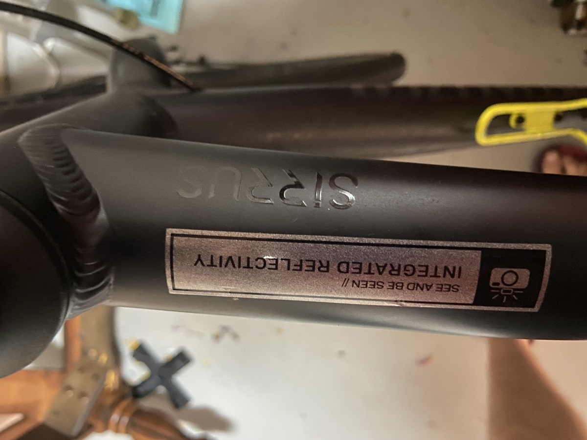 2022 Specialized Sirrus 2.0