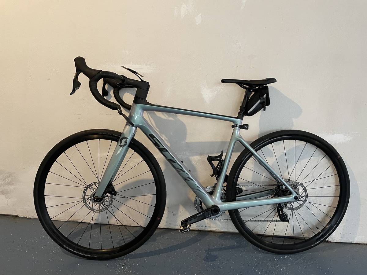 2023 SCOTT Addict 10