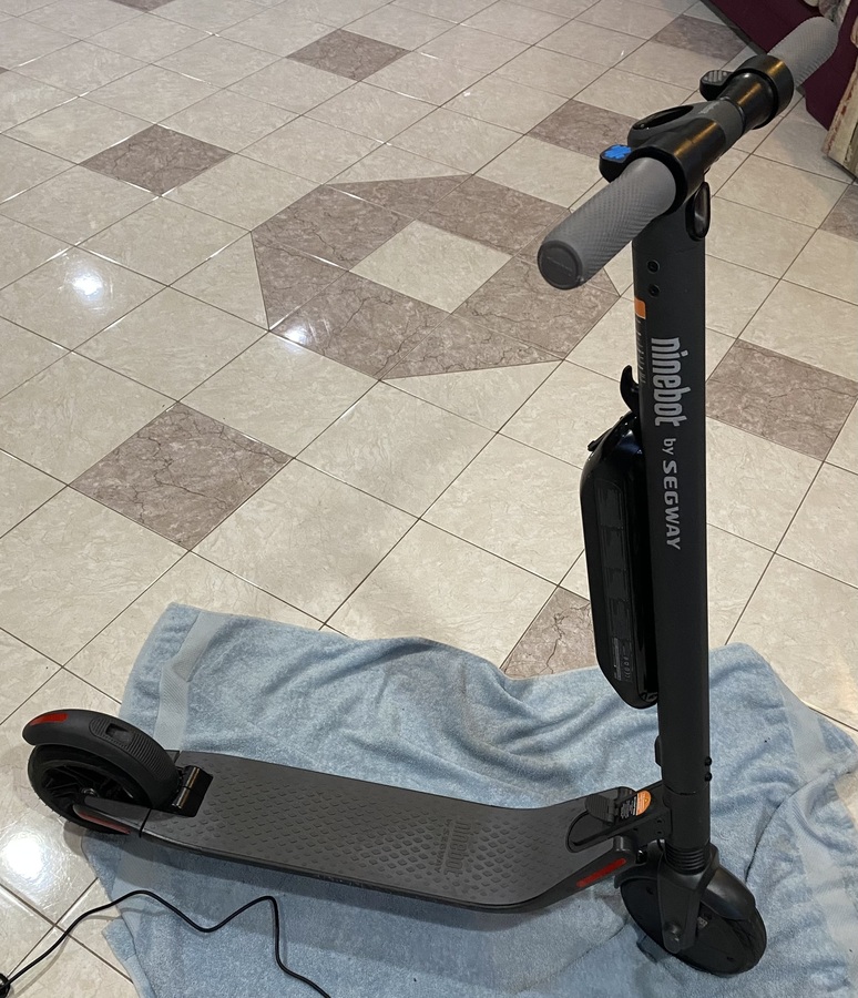 2024 Segway Ninebot kickscooter Es4 e-scooter