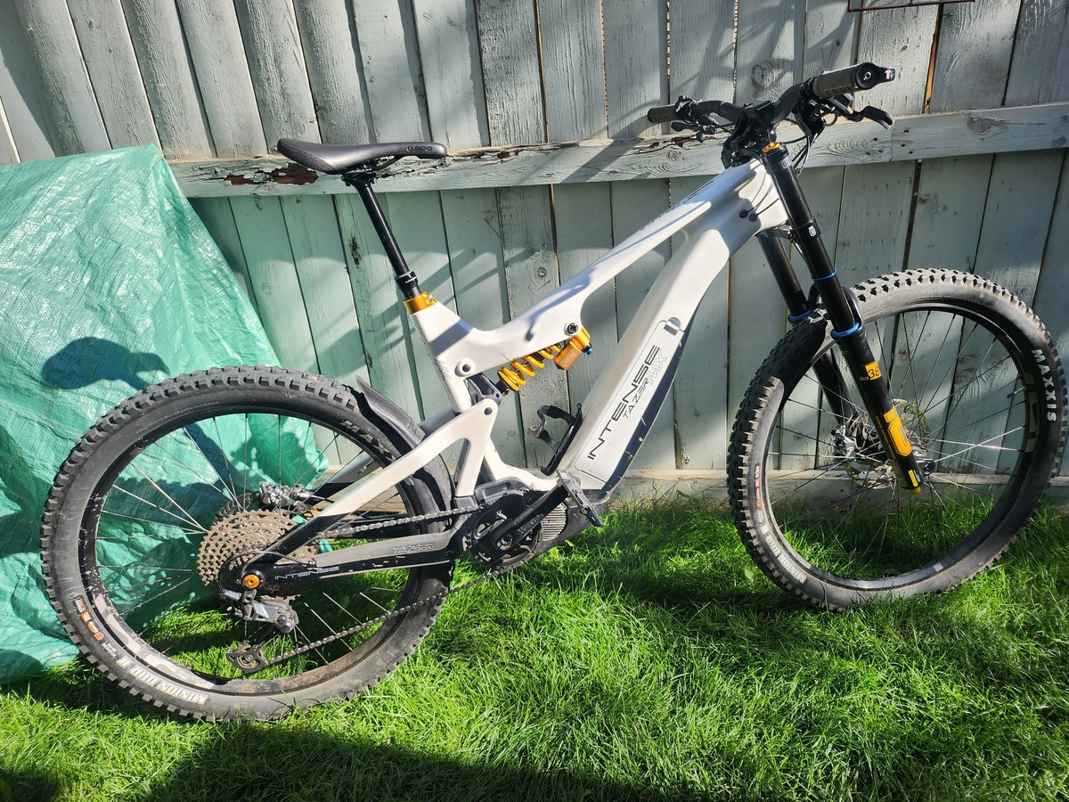 2023 Intense Tazer MX Carbon Pro