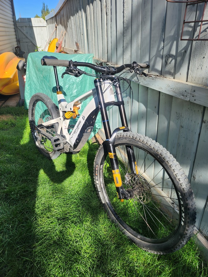 2023 Intense Tazer MX Carbon Pro