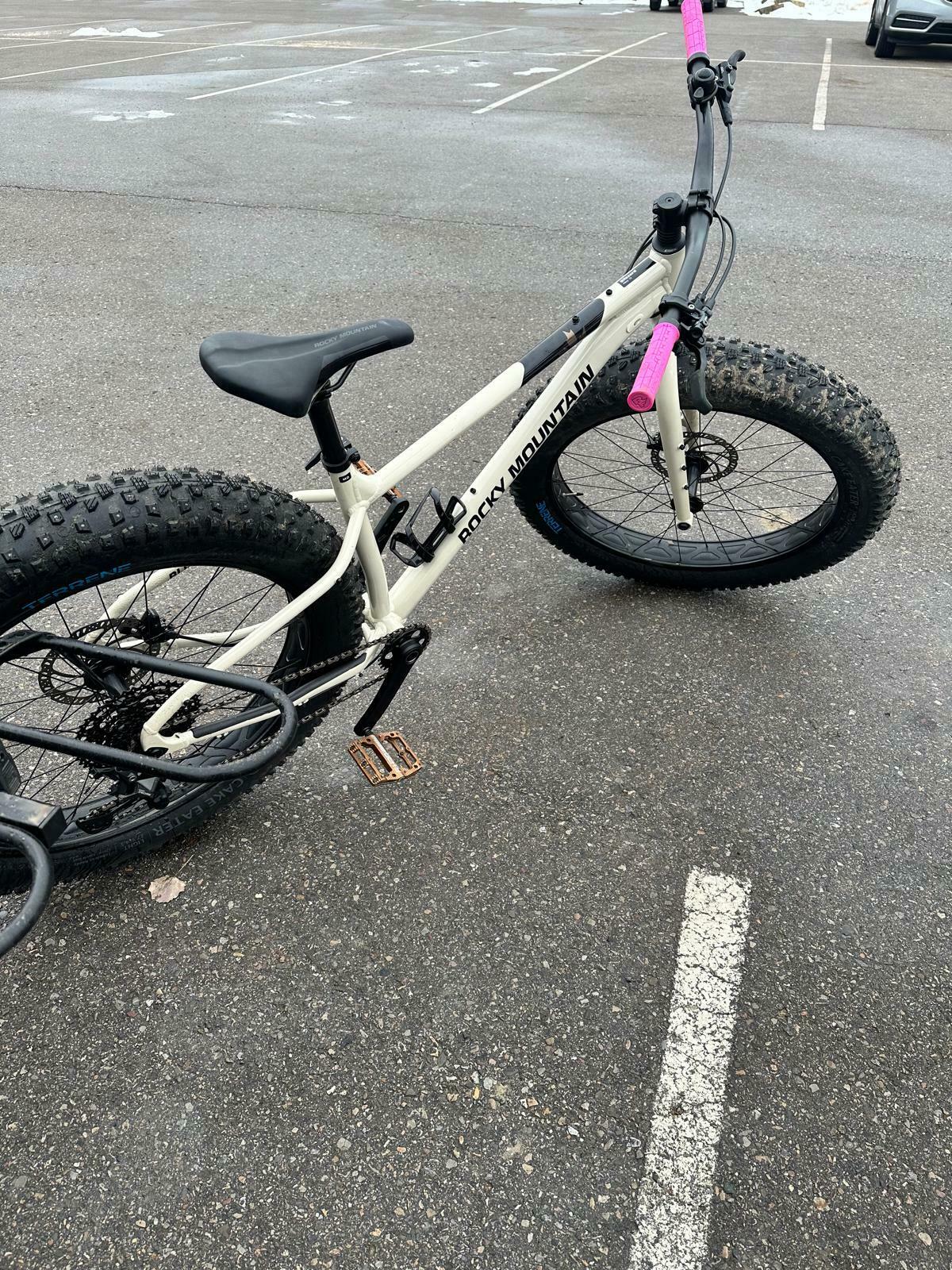 2023 Rocky Mountain Bicycles Blizzard A10