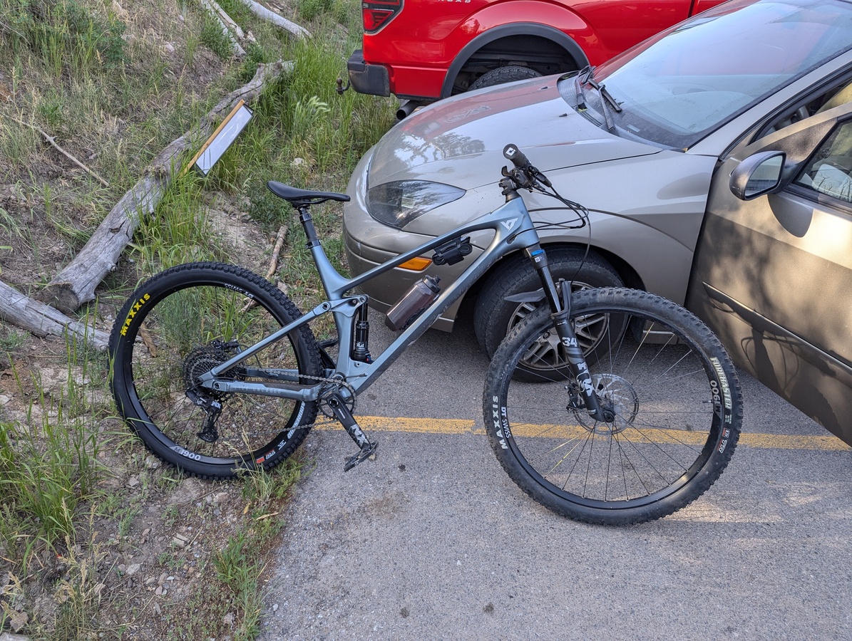 2022 YT Izzo