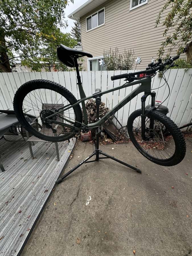 2024 Trek ROSCOE 6