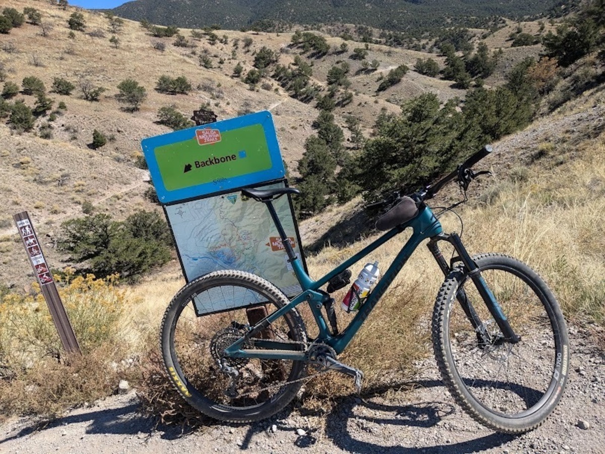 2022 Transition Bikes Spur