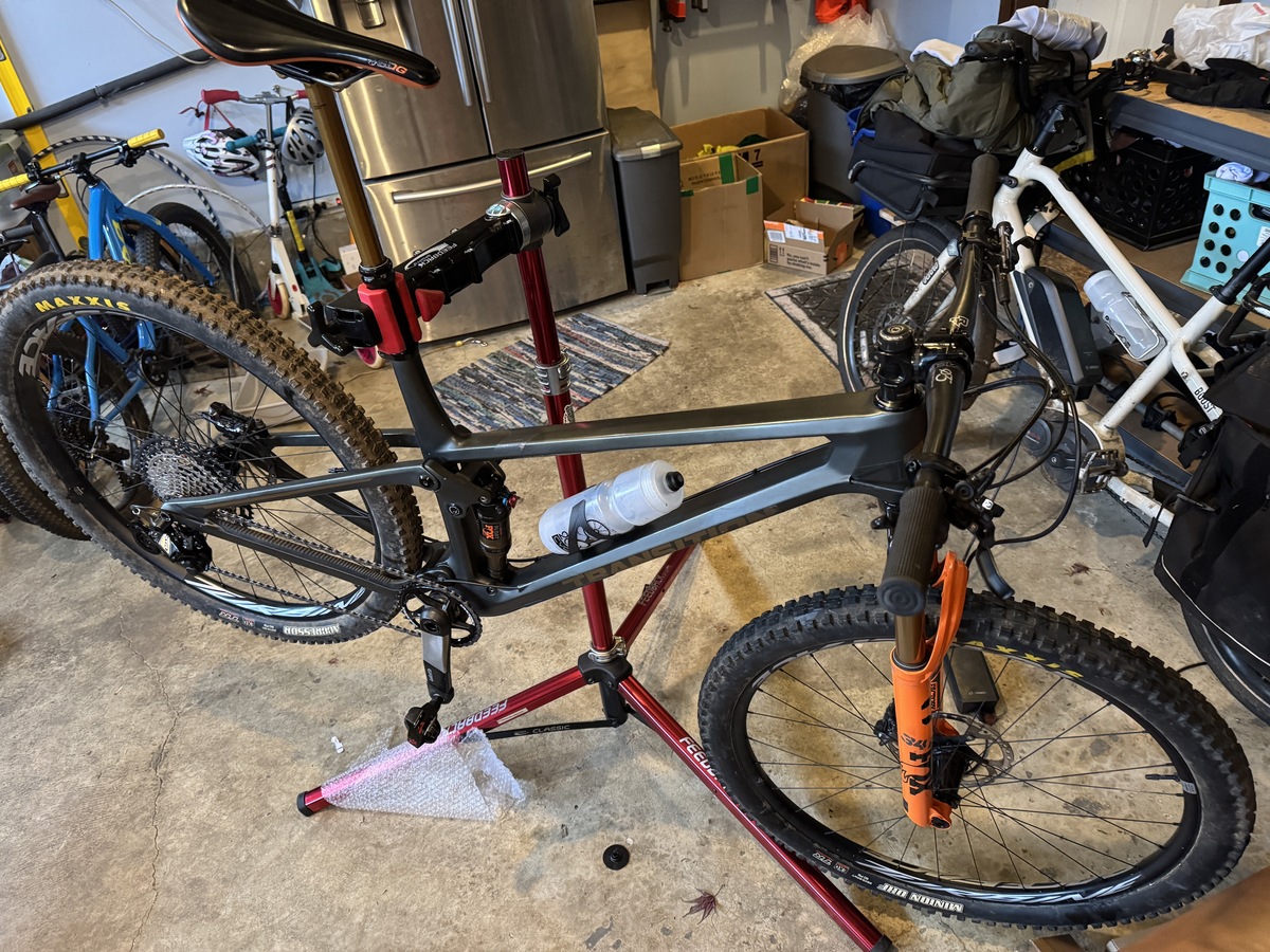 2022 Transition Bikes Spur