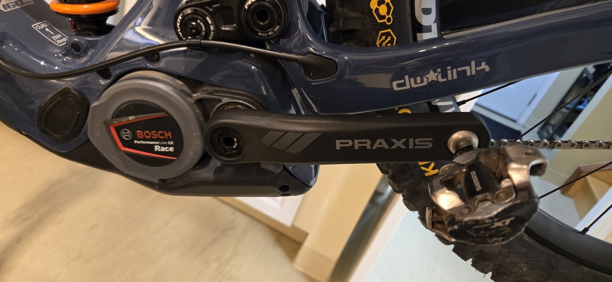 2025 Pivot Shuttle LT