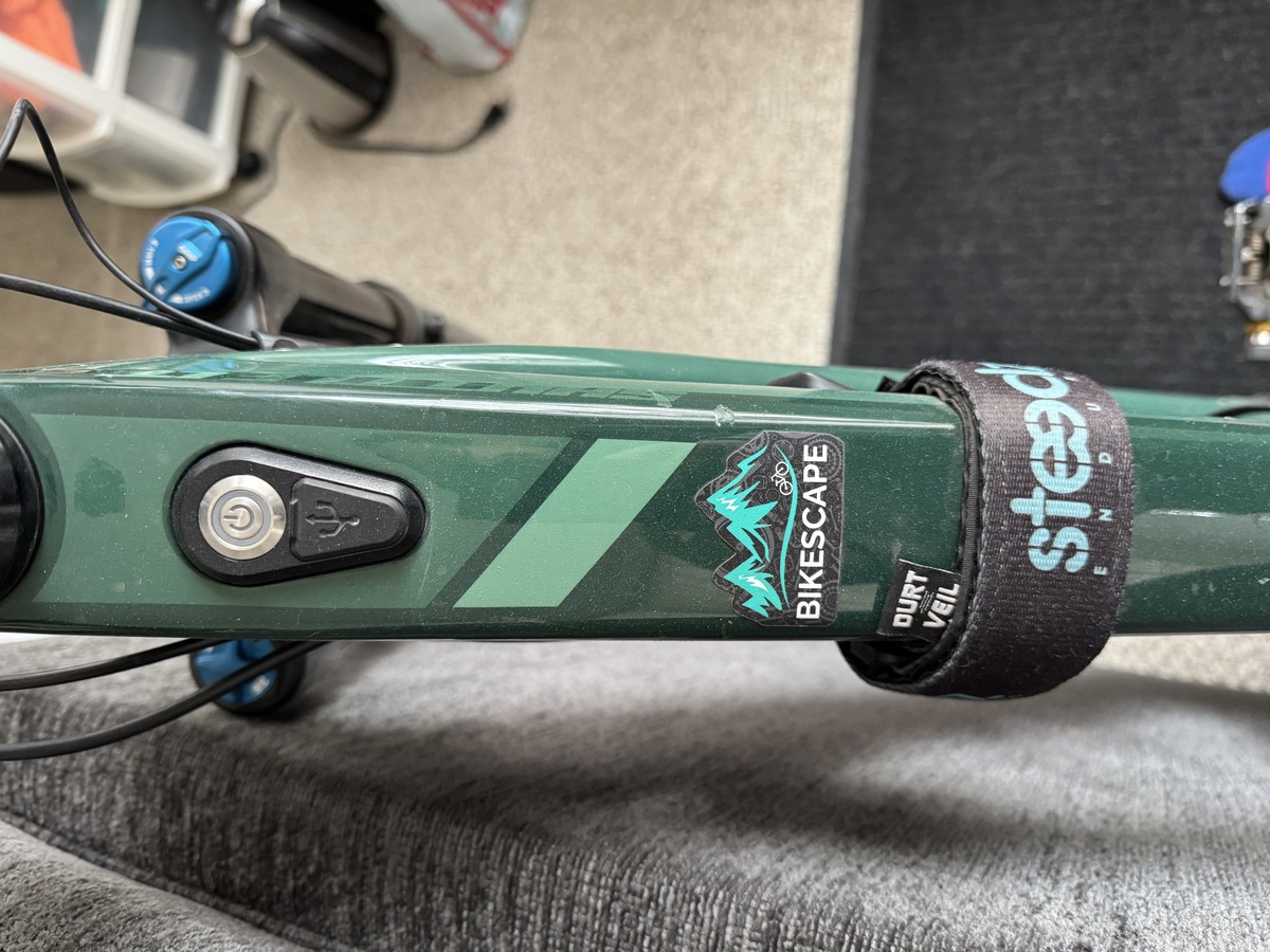 2024 Pivot Shuttle LT