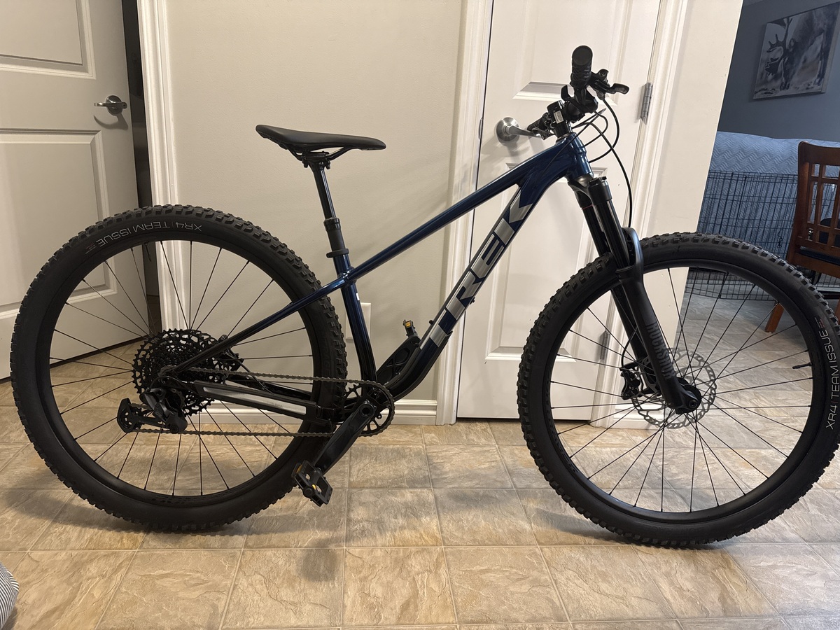 2023 Trek Roscoe 8 Hardtail Mountain Bike