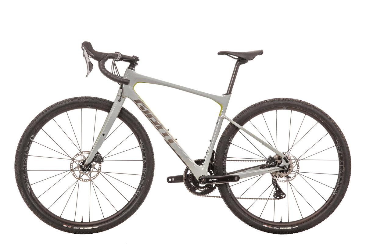 2019 Giant Revolt Advanced
