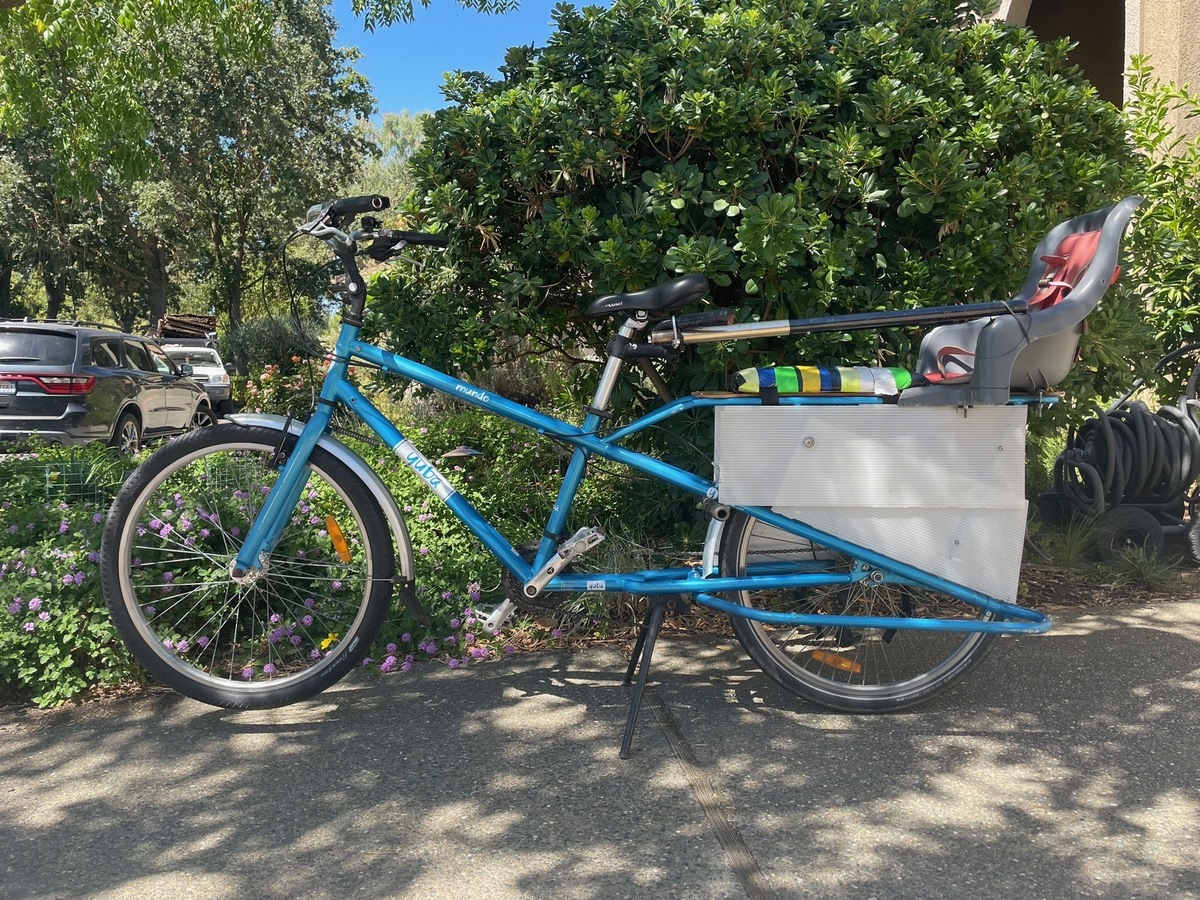 Yuba Mundo cargo bike rear