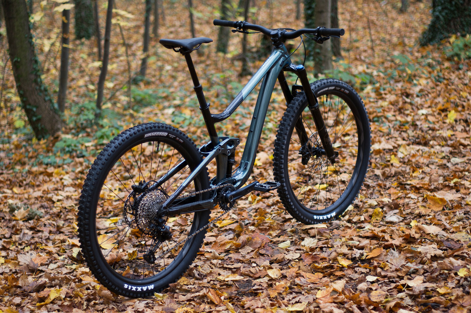 Stolen 2022 Giant Trance