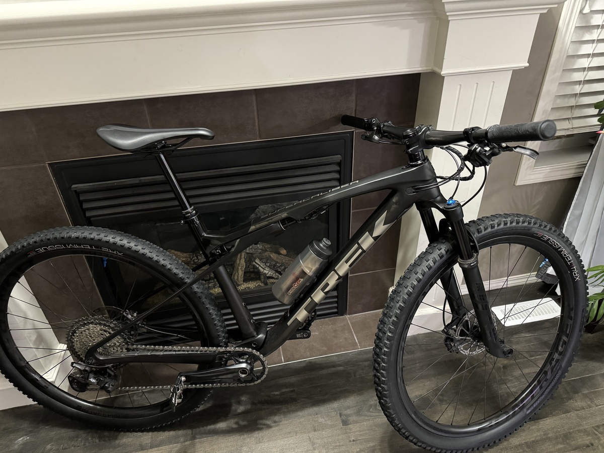 2022 Trek Supercaliber 9.8 XT