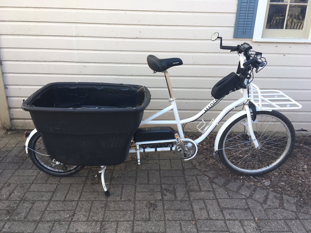2018 Madsen black rear cargo box cargo bike rear (e.g. longtail)