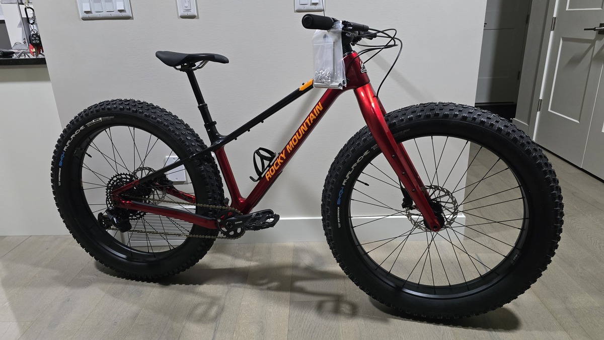 2024 Rocky Mountain Bicycles Blizzard C30