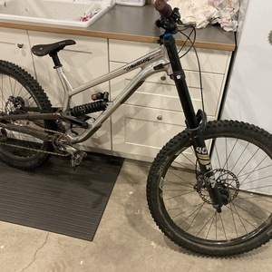 2023 Commencal Bikes FRS