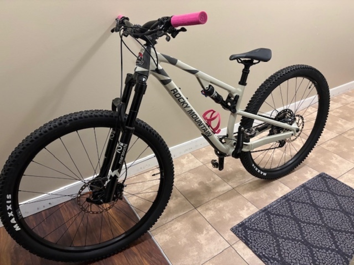 2024 Rocky Mountain Bicycles A50