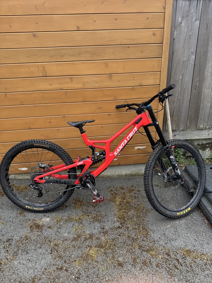 2024 Santa Cruz V10 CC DH S