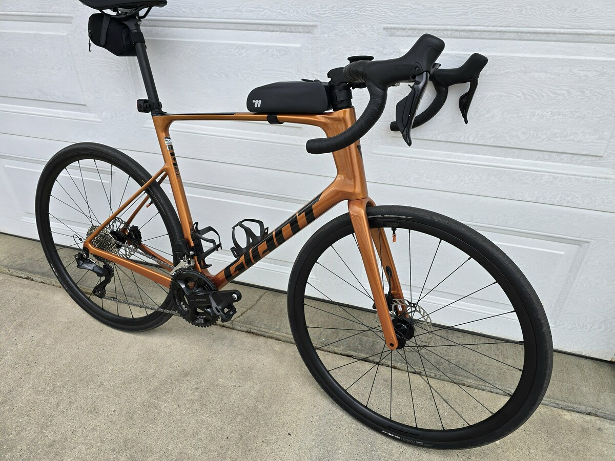 2025 Giant Defy Advanced 1