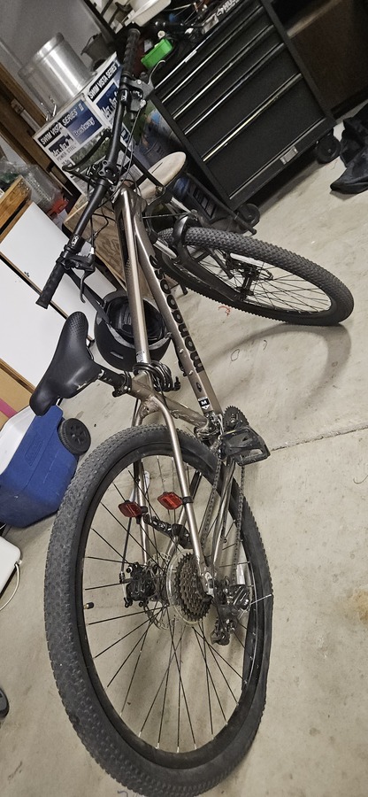 2023 Mongoose Switchback