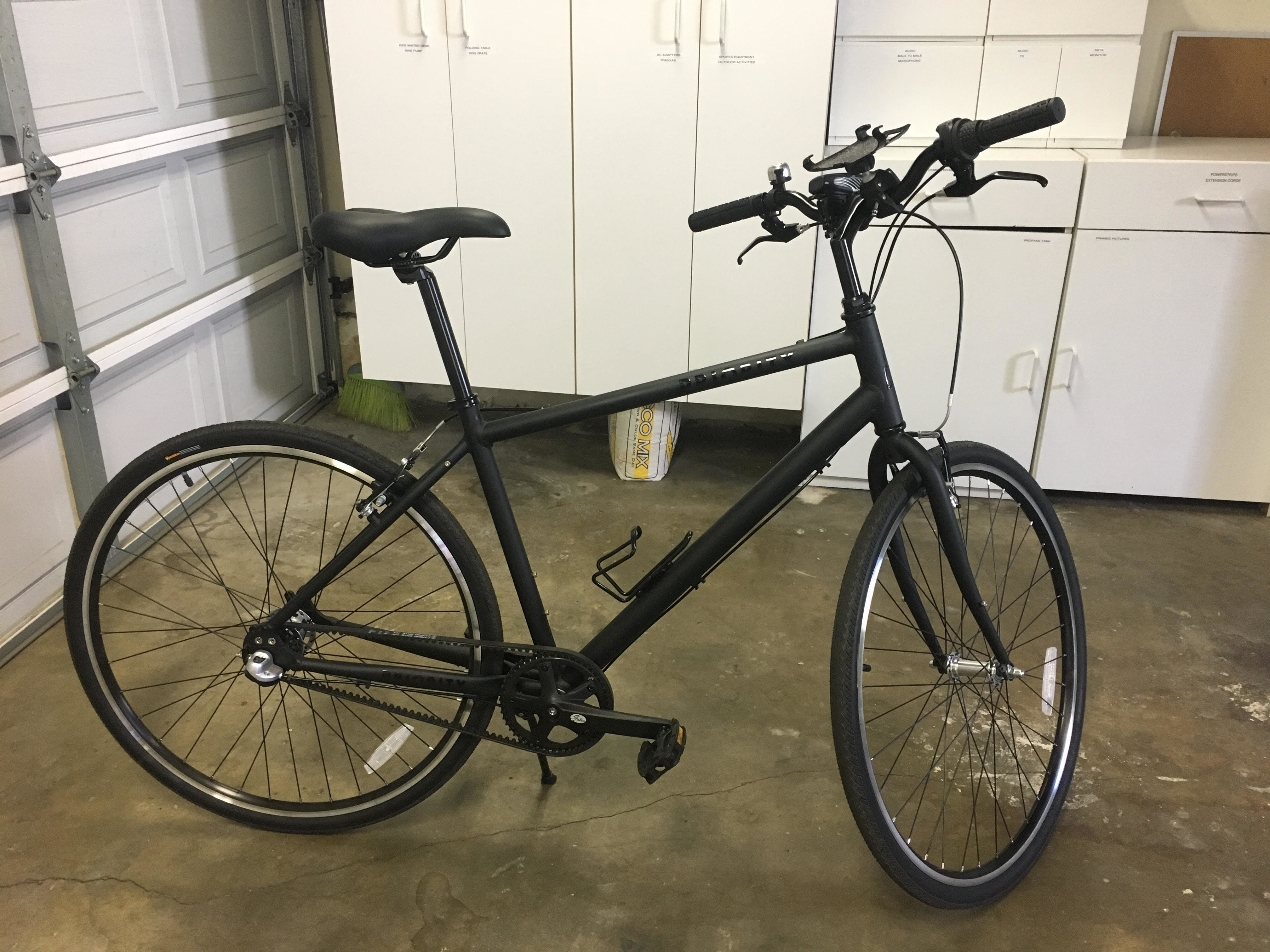 2017 Priority Bicycles Classic Plus - Gotham Edition FW